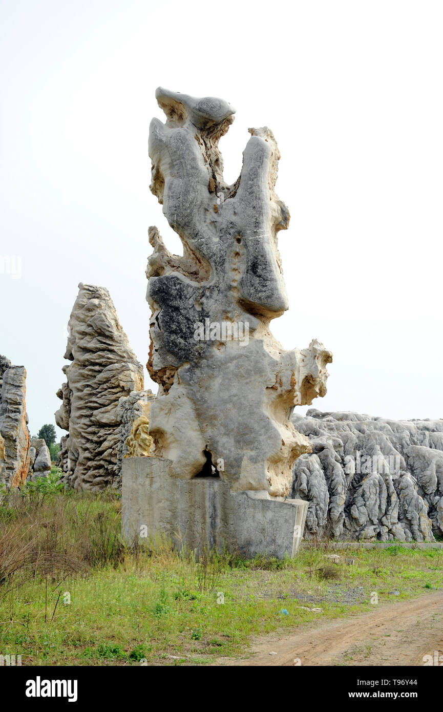 Lingbi stone hi-res stock photography and images - Alamy