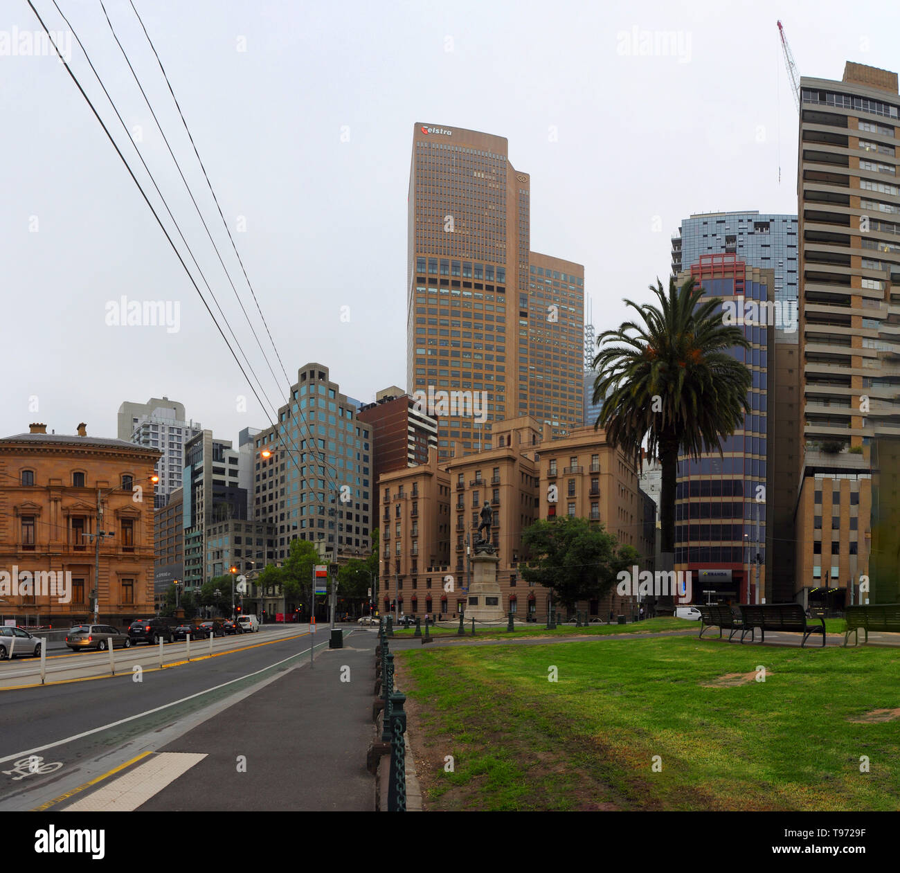 Macarthur statue hi-res stock photography and images - Alamy