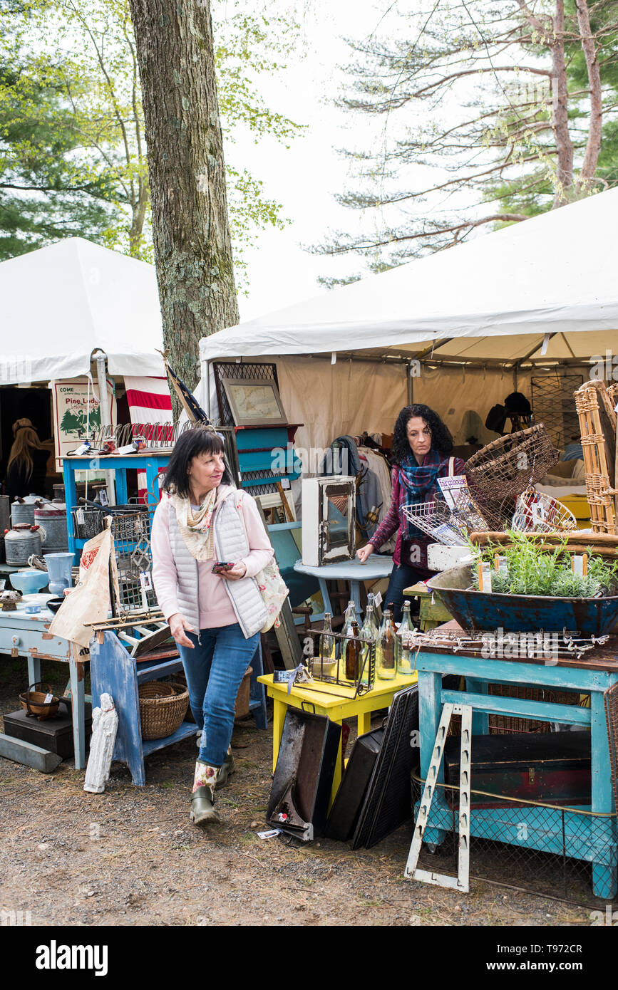 Brimfield flea market massachusetts hi-res stock photography and images ...