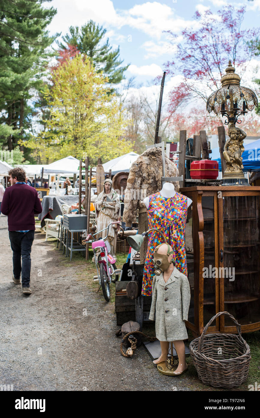 Brimfield flea market massachusetts hi-res stock photography and images ...