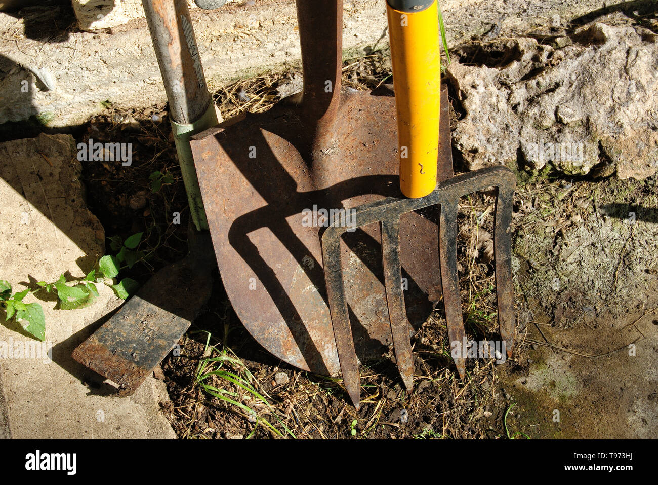 Shovel pick hi-res stock photography and images - Alamy