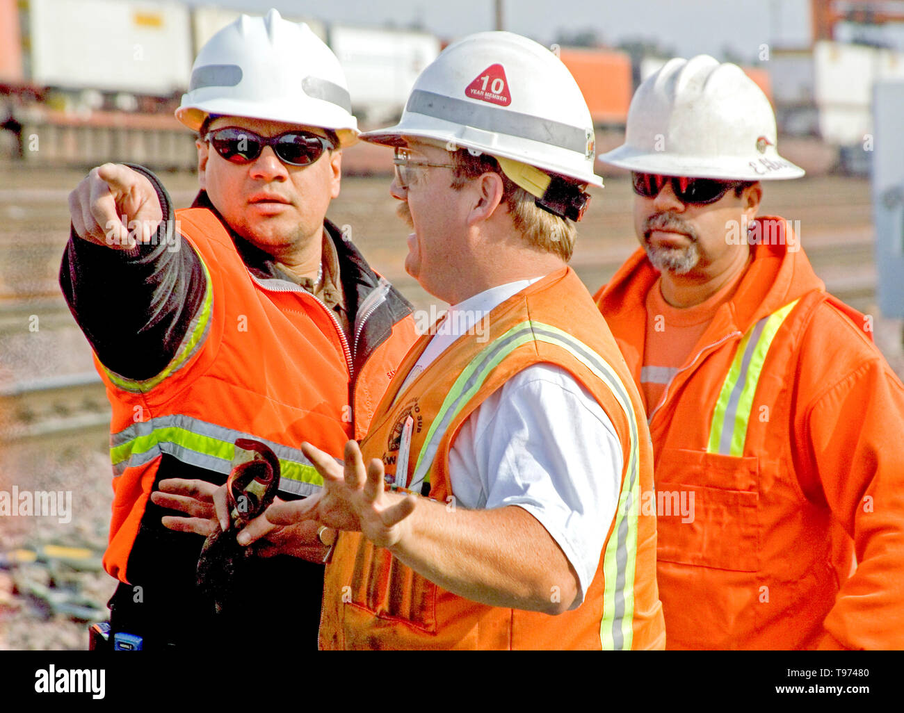 Yard crew hi-res stock photography and images - Alamy