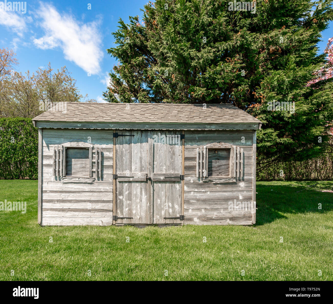 Old wooden antique sitting hi-res stock photography and images - Alamy