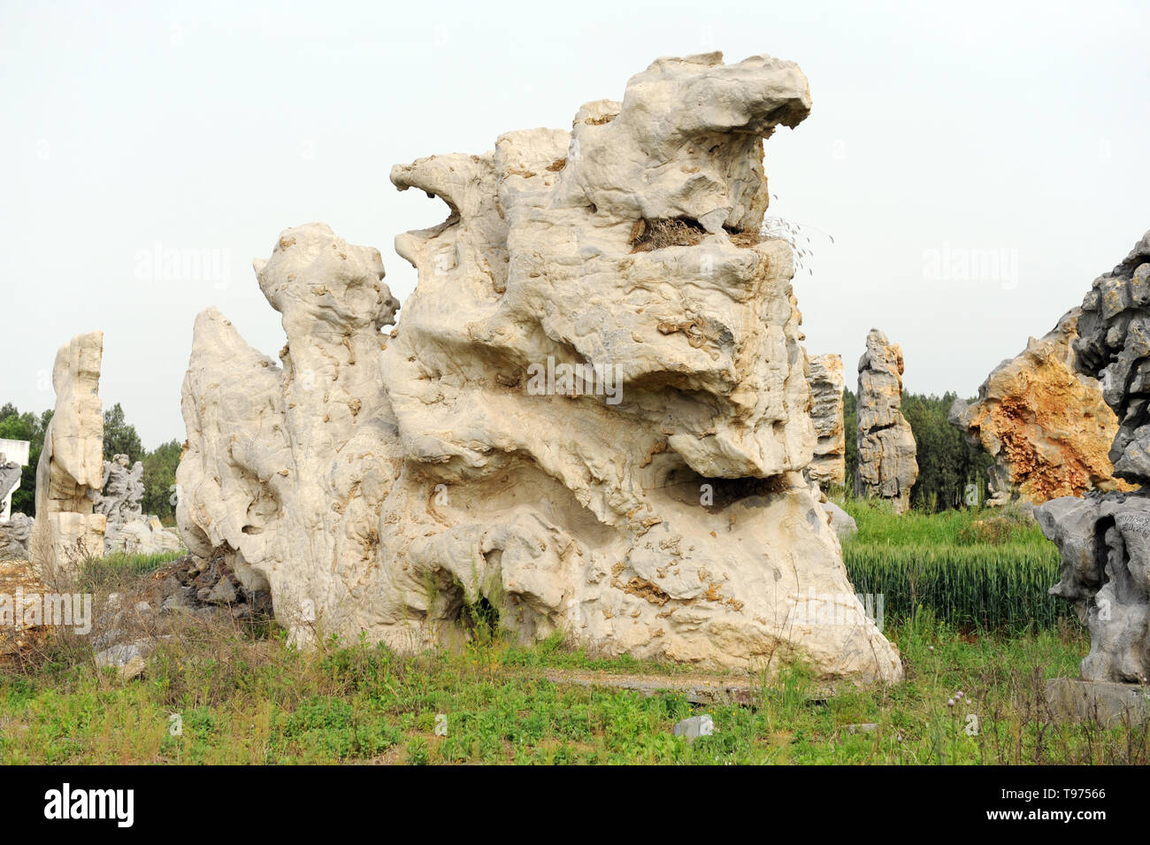 Lingbi stone hi-res stock photography and images - Alamy