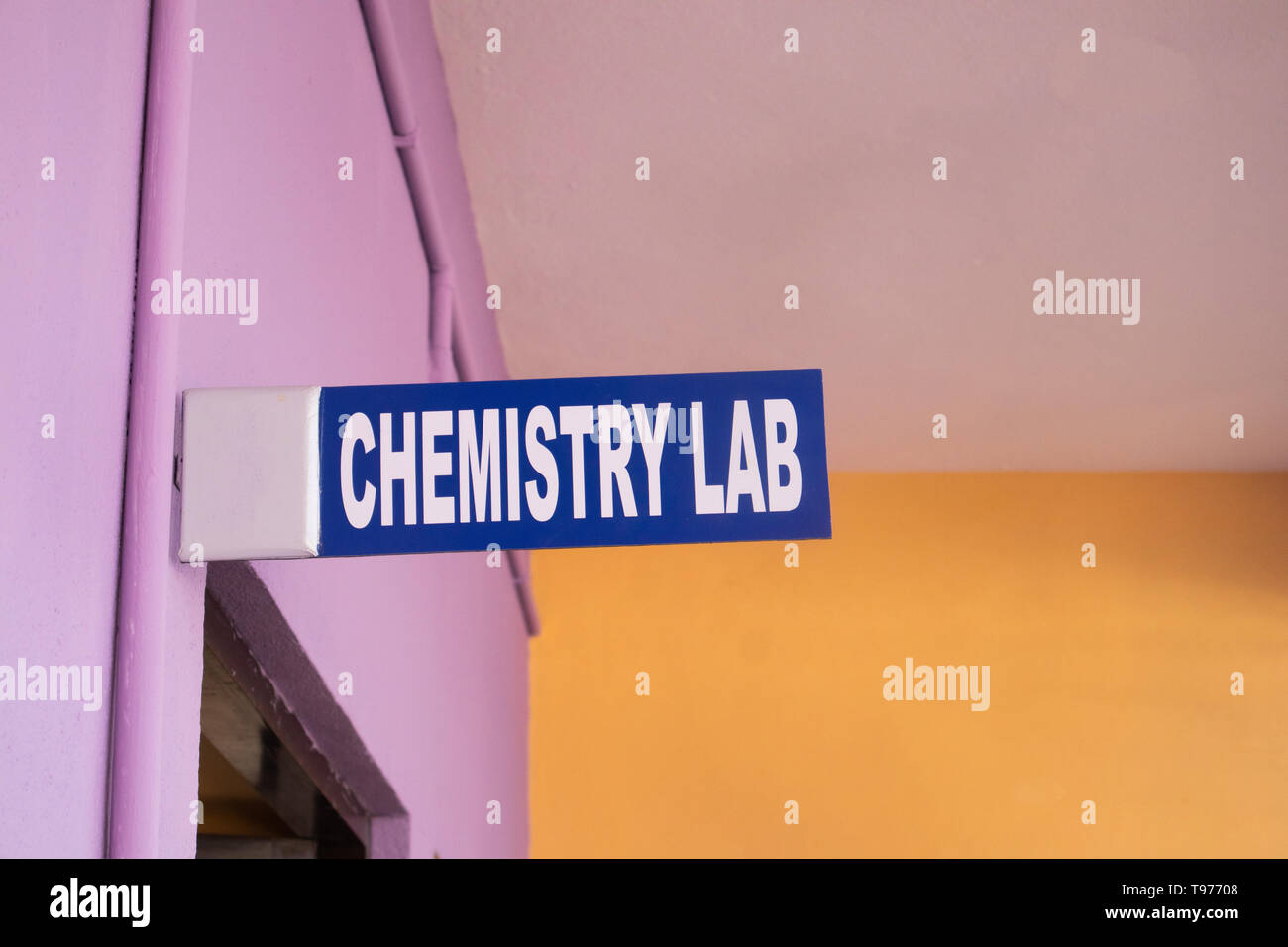 Lab to table hi-res stock photography and images - Alamy