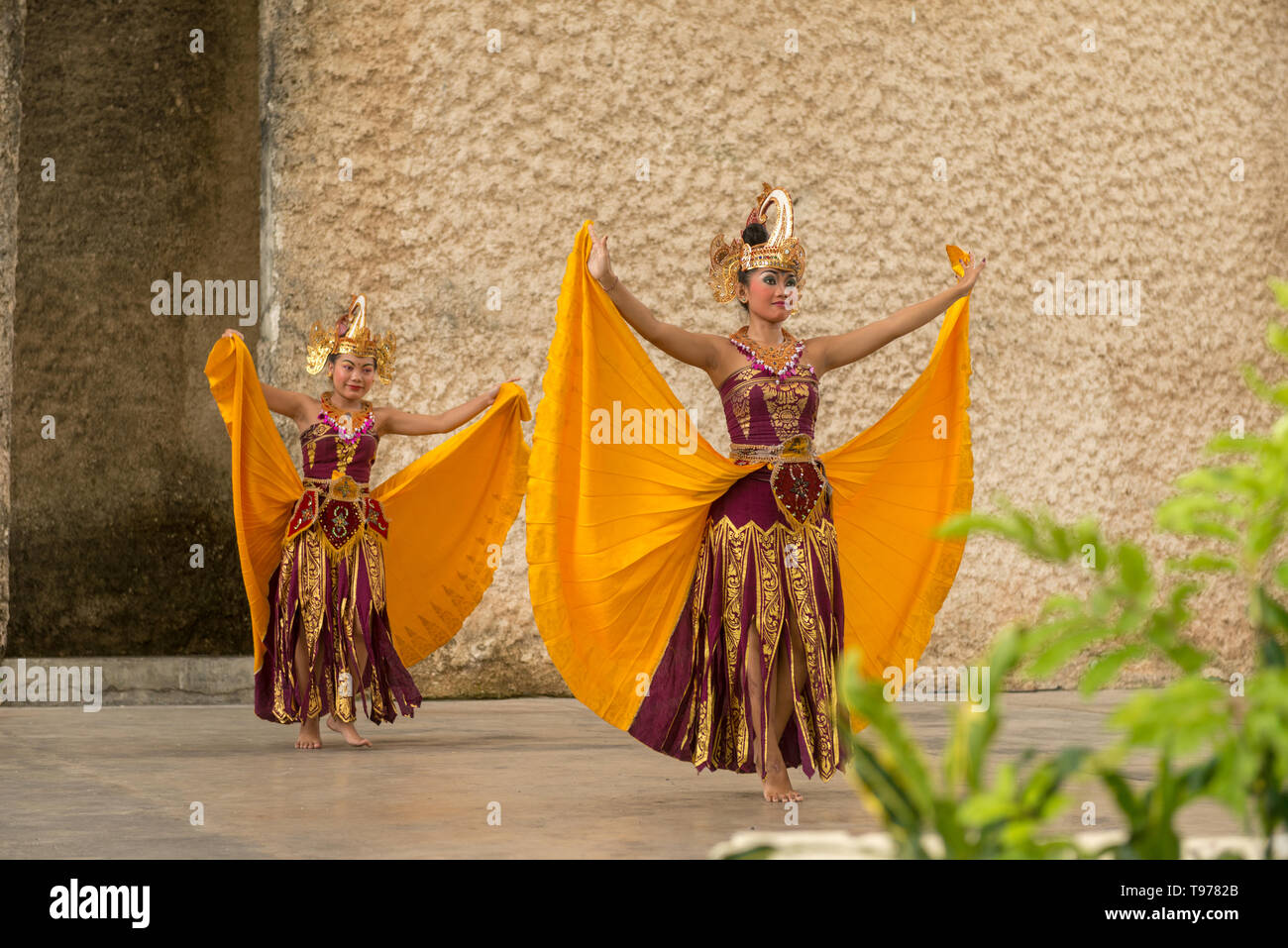Barong dance show Stock Photo - Alamy