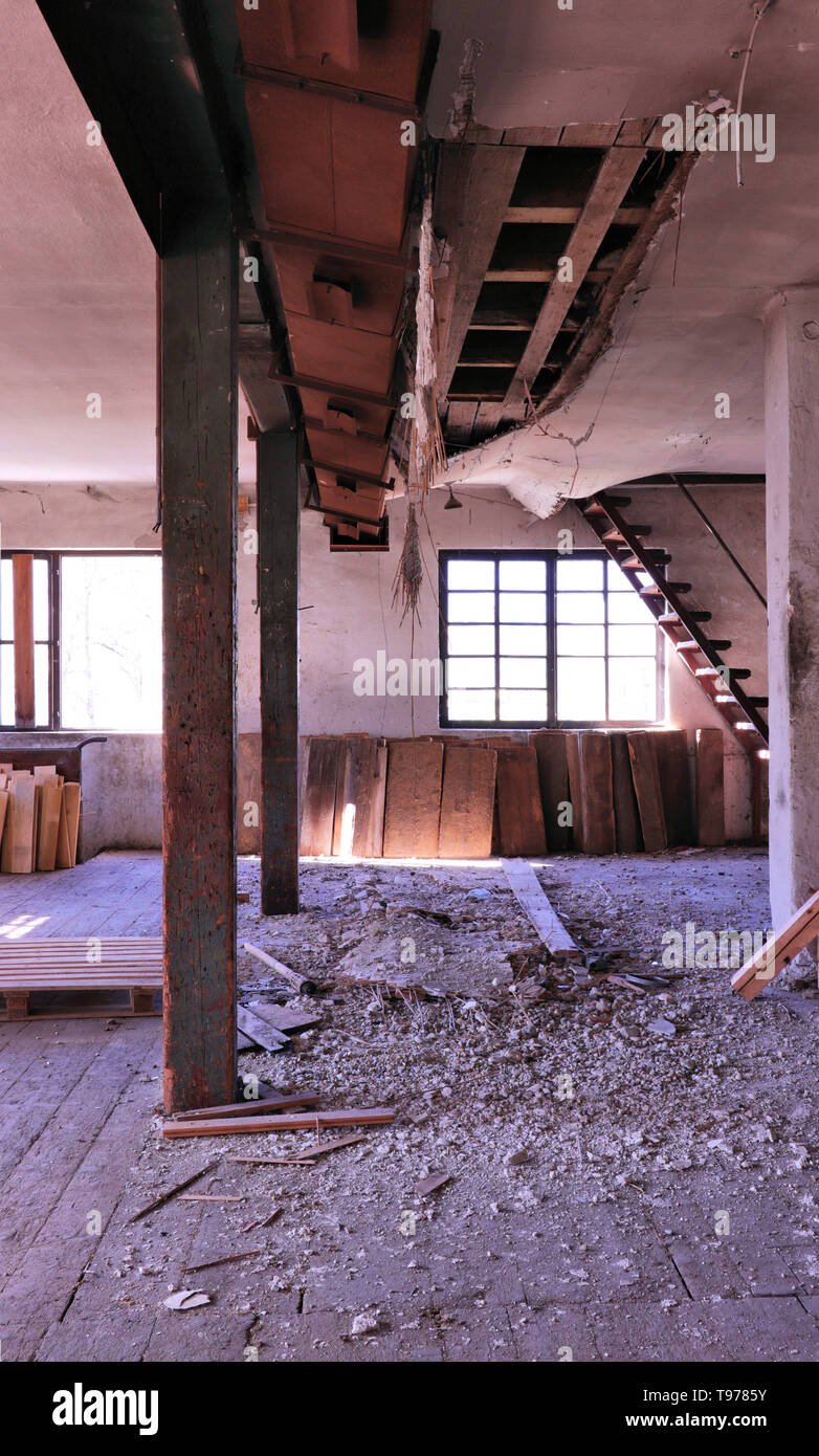 Collapsing ceiling hi-res stock photography and images - Alamy