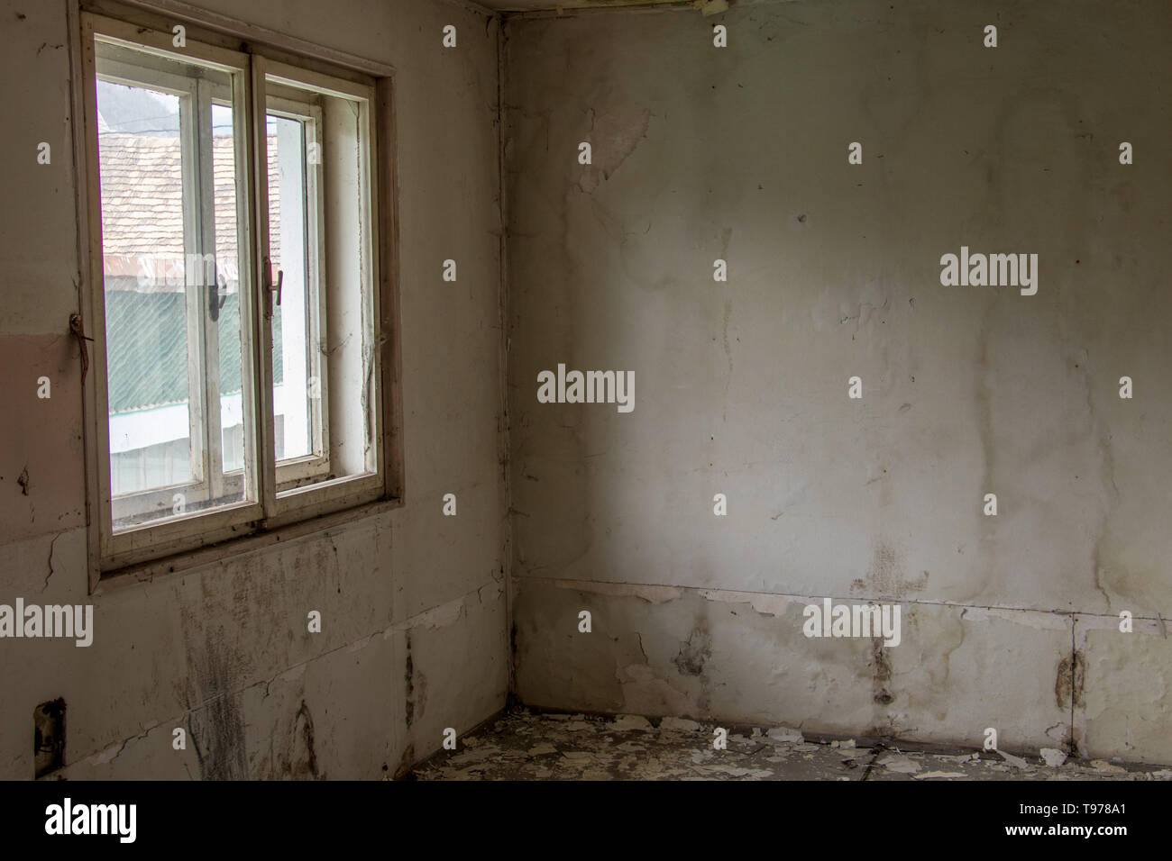 Floor damage in factory hi-res stock photography and images - Alamy