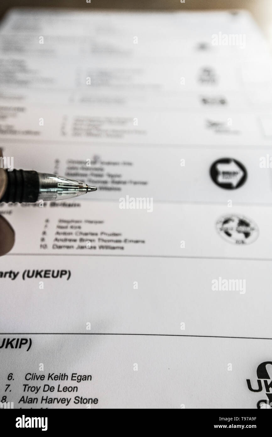 Holding voting form hi-res stock photography and images - Alamy