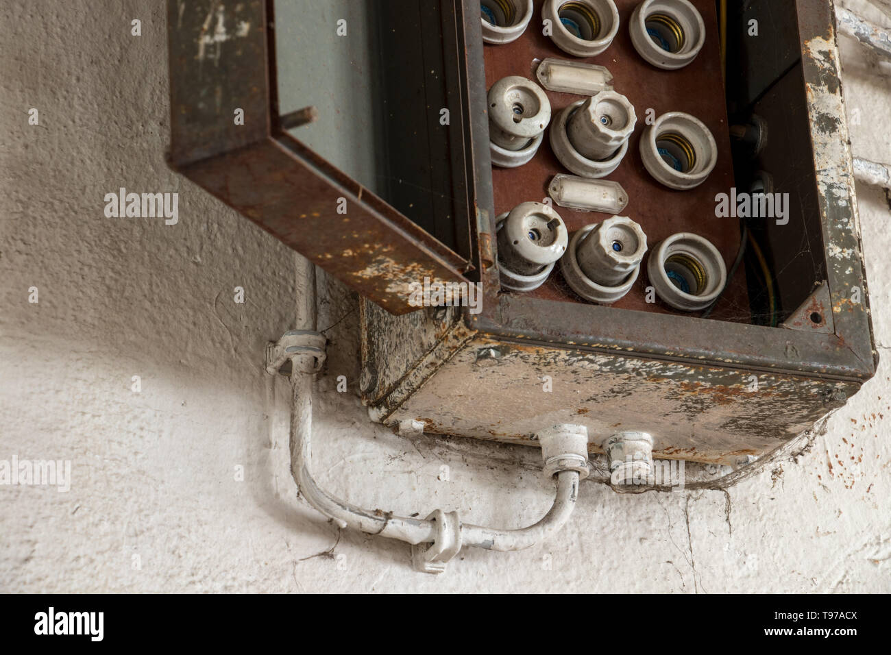 Electric fuses hi-res stock photography and images - Alamy