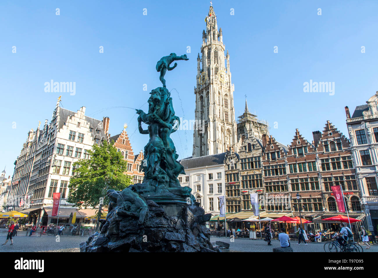 Ornate facades hi-res stock photography and images - Alamy