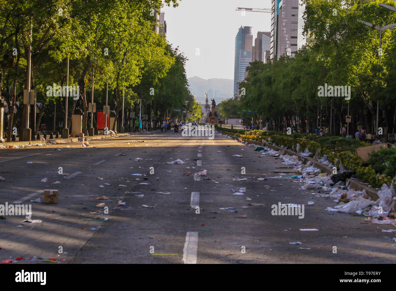 The garbage left on the streets and streets in Mexico City Stock Photo ...