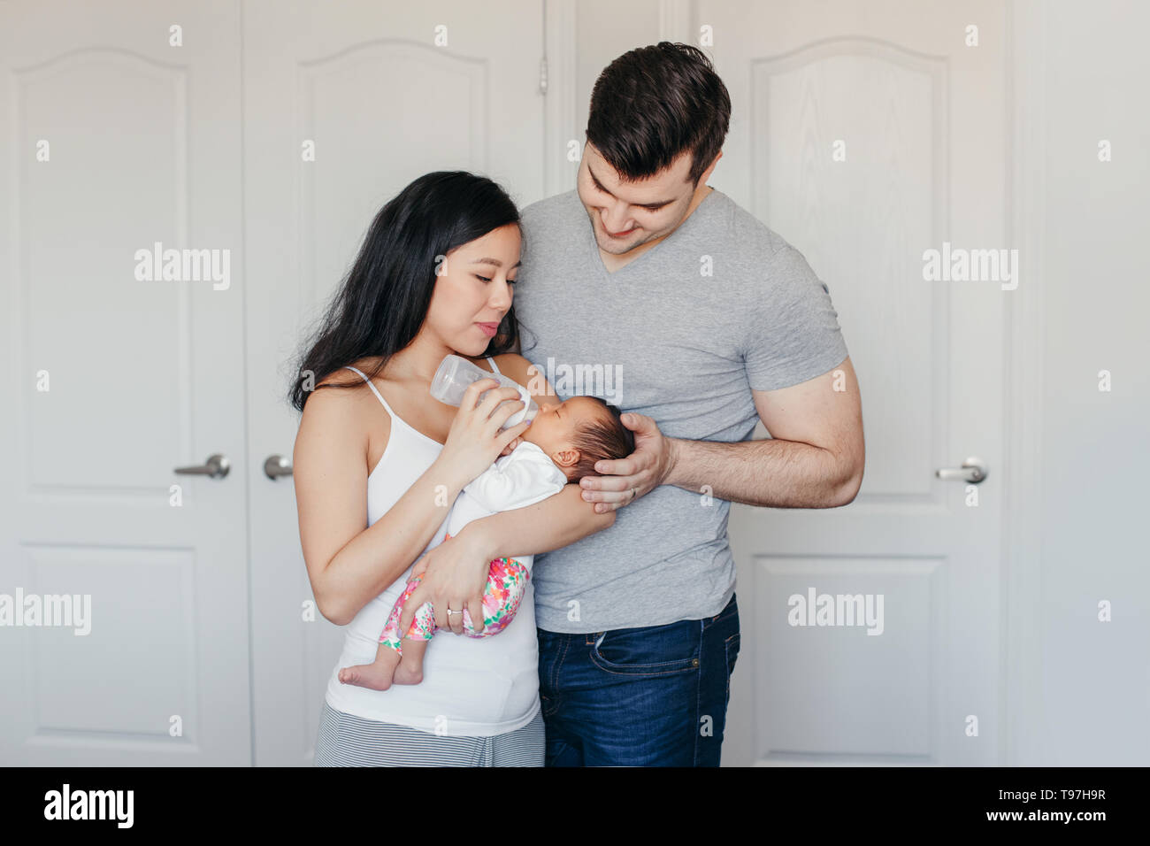 Chinese father with baby daughter hi-res stock photography and images ...