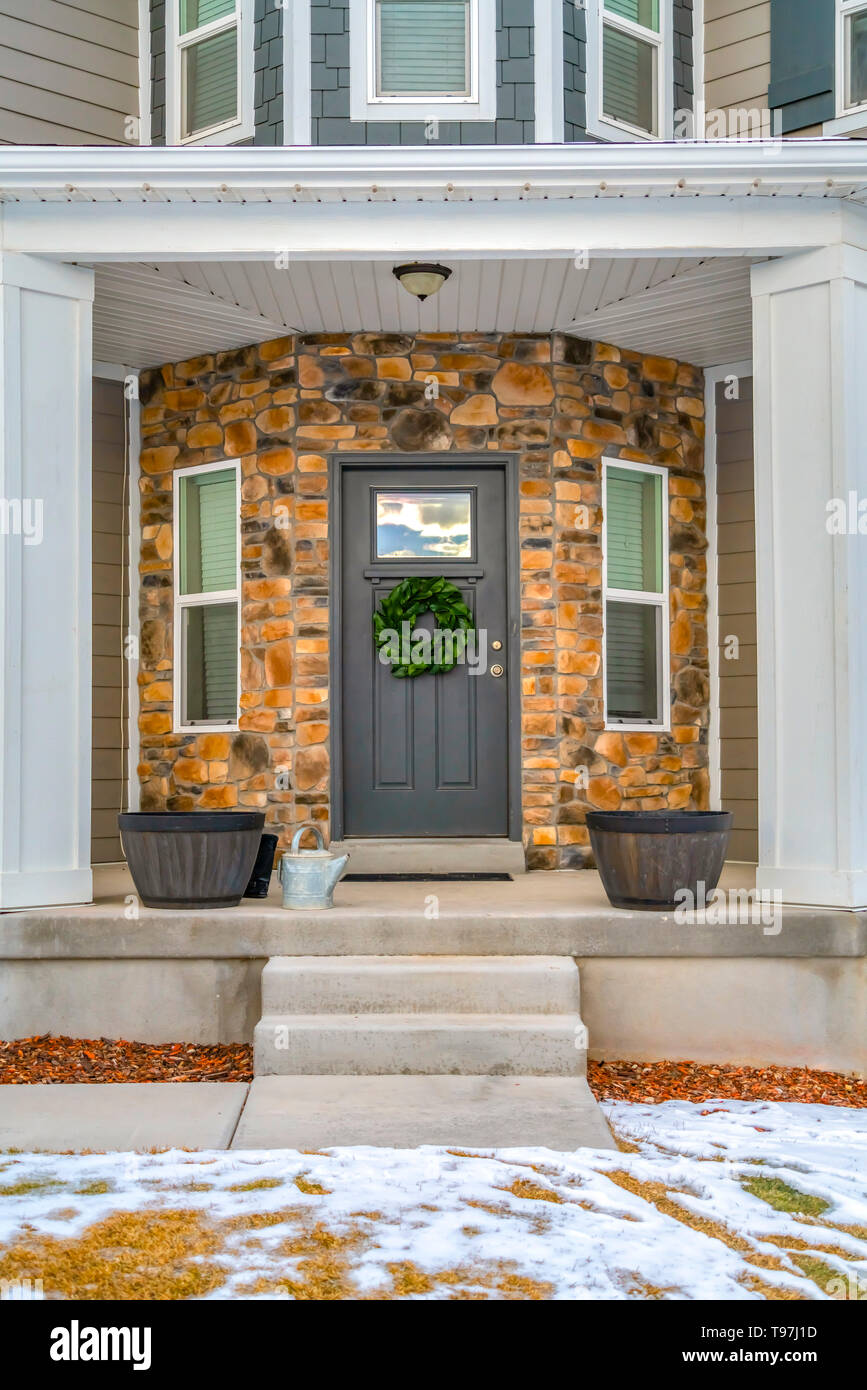 Hexagon windows hi-res stock photography and images - Alamy