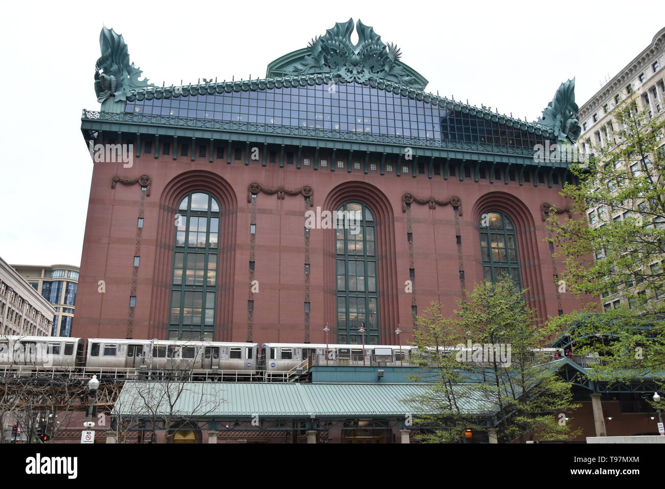 Harold Washington Library, the central Chicago Public Library, Chicago ...
