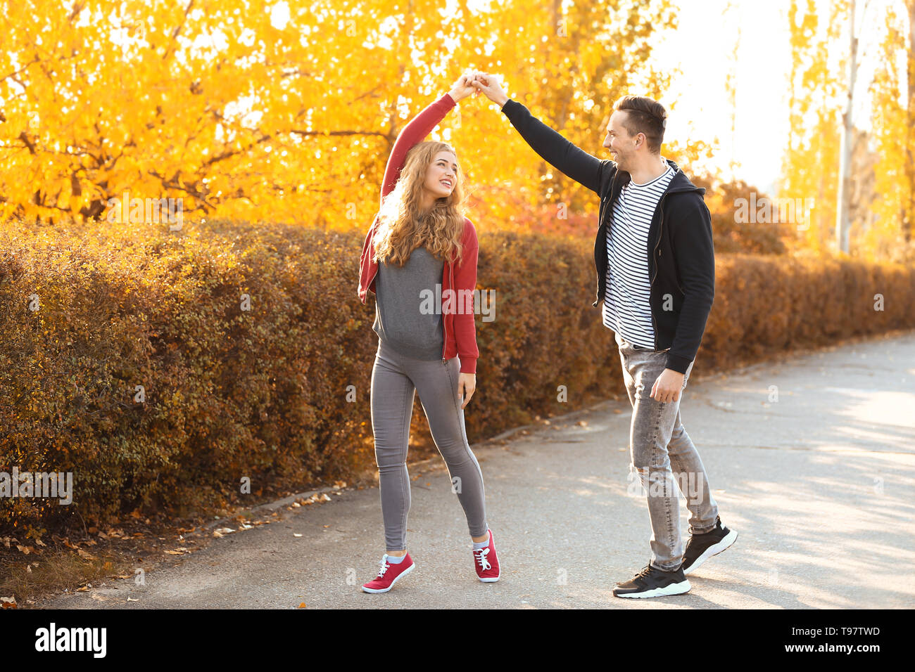 Couple dancing autumn hi-res stock photography and images - Alamy