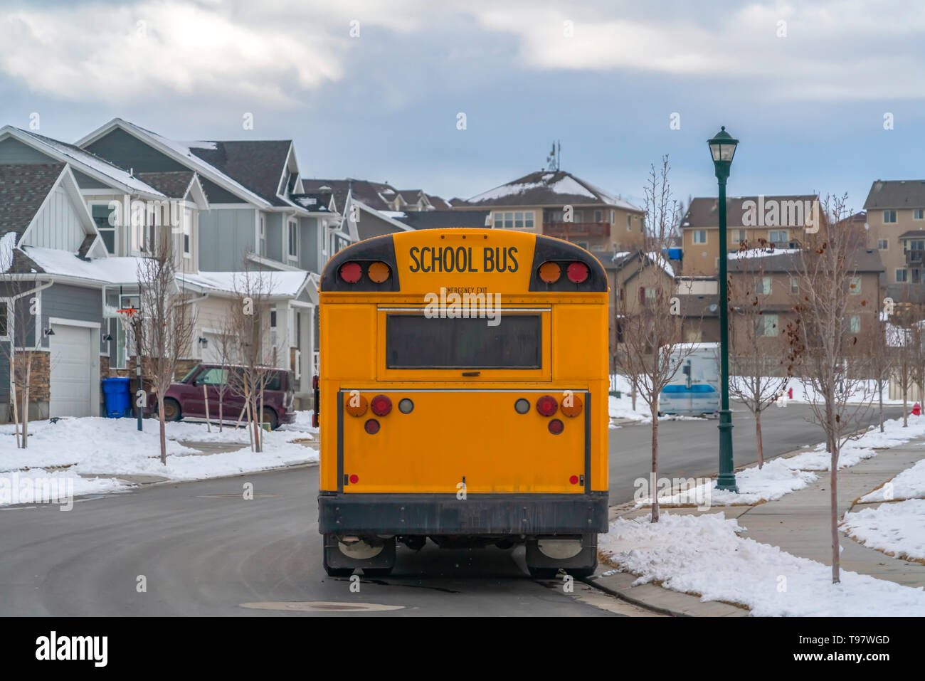 School bus rear view hi-res stock photography and images - Alamy
