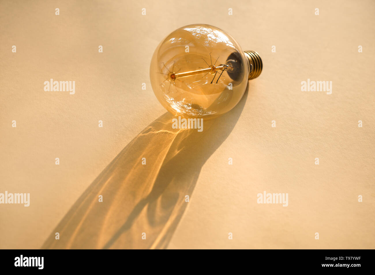 Retro light bulb on hi-res stock photography and images - Alamy