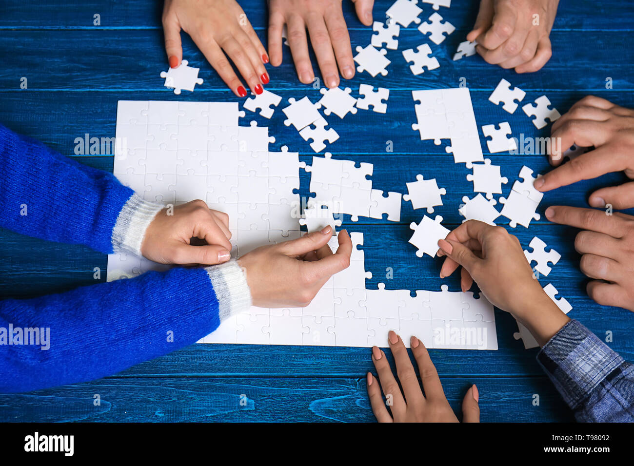 Group Business People On Puzzle High Resolution Stock Photography and ...