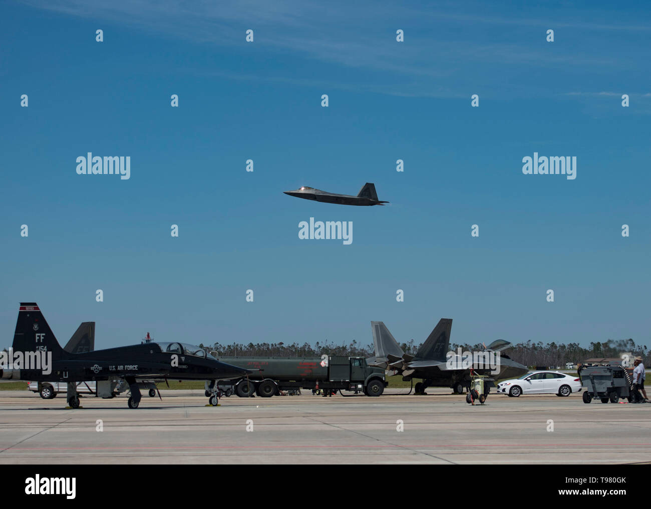 Aerial target squadron hi-res stock photography and images - Alamy