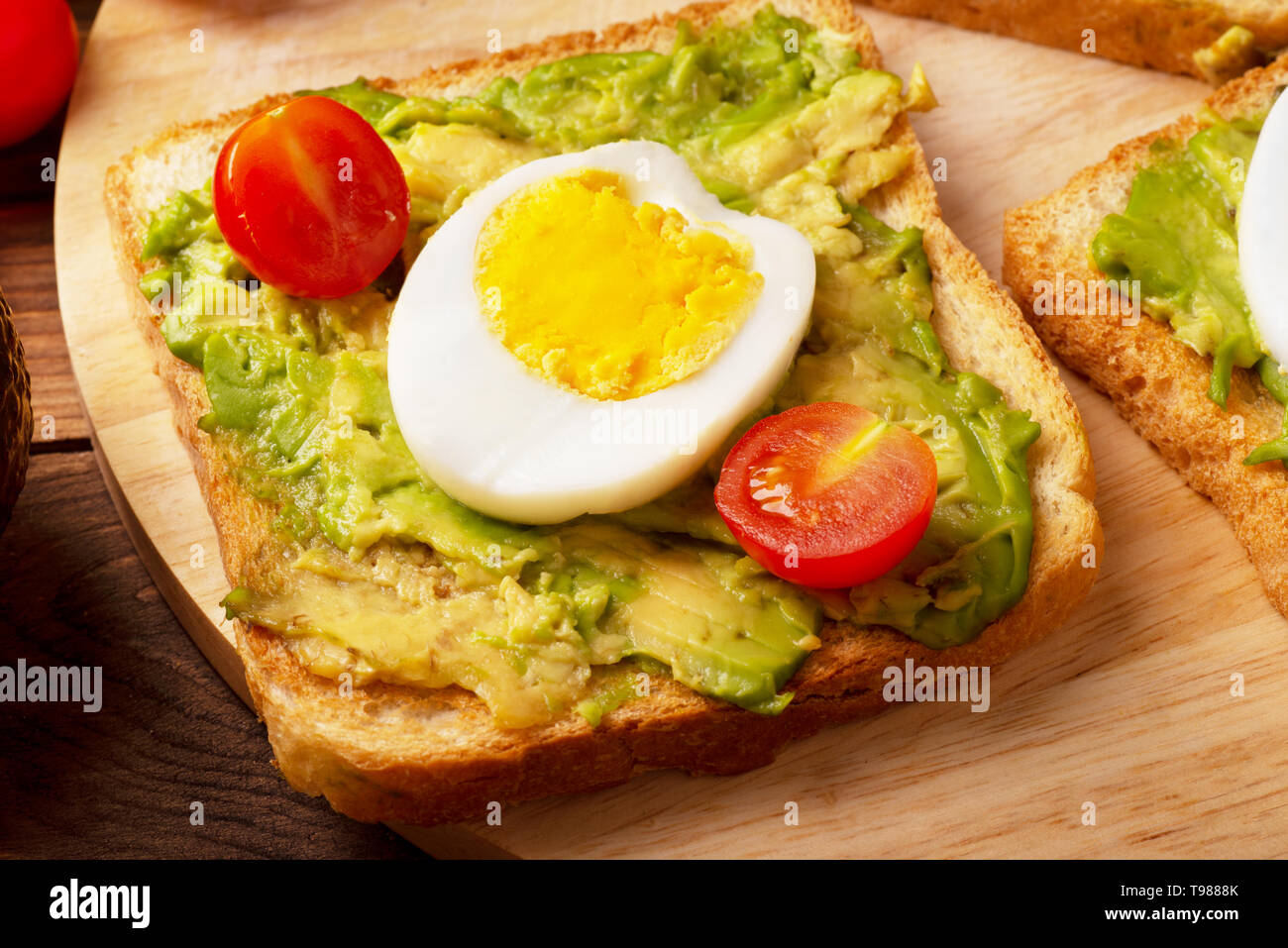 Wholegrain toast avocado egg hi-res stock photography and images - Alamy