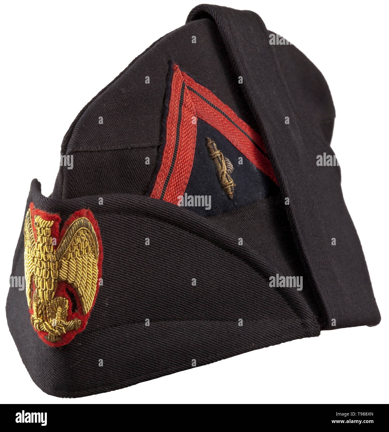 A garrison cap/field cap for the "Caporale D'ONORE" of the M.V.S.N. The ...