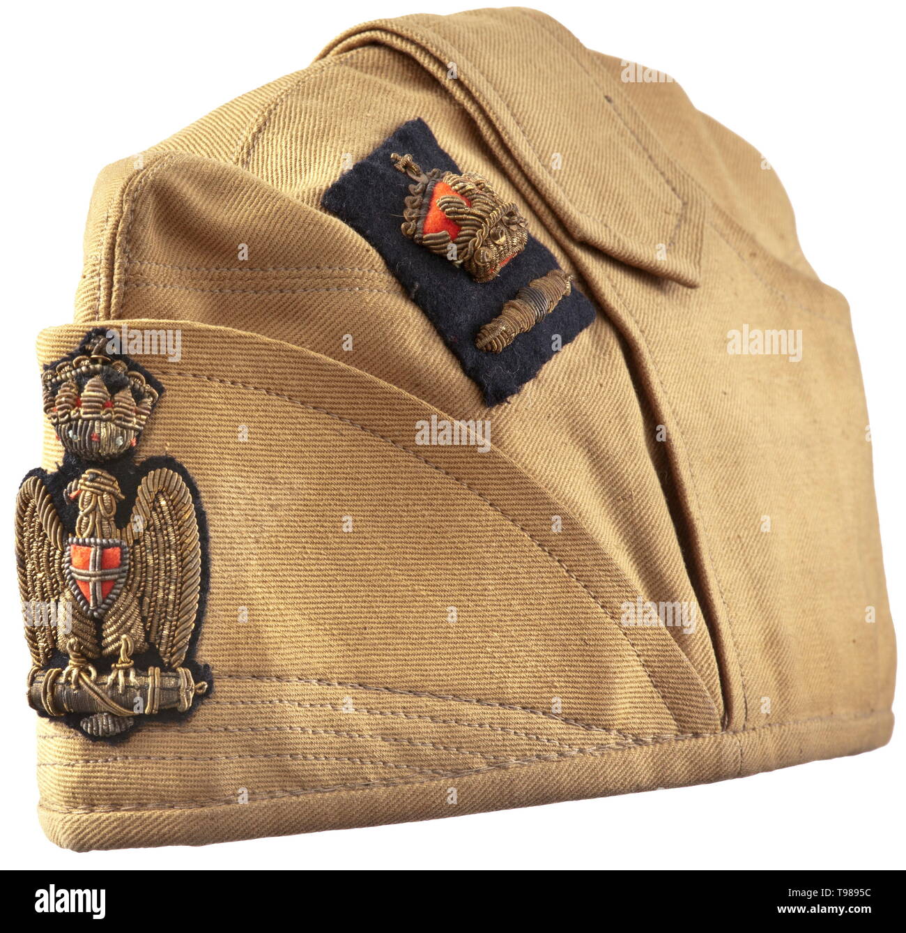 A garrison cap/field cap for a general of the M.V.S.N. Sand- and beige ...