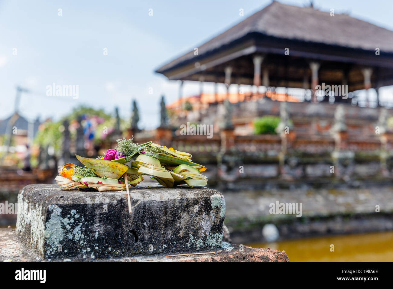Traditional Balinese offerings canang sari near Bale Kembang (Floating ...