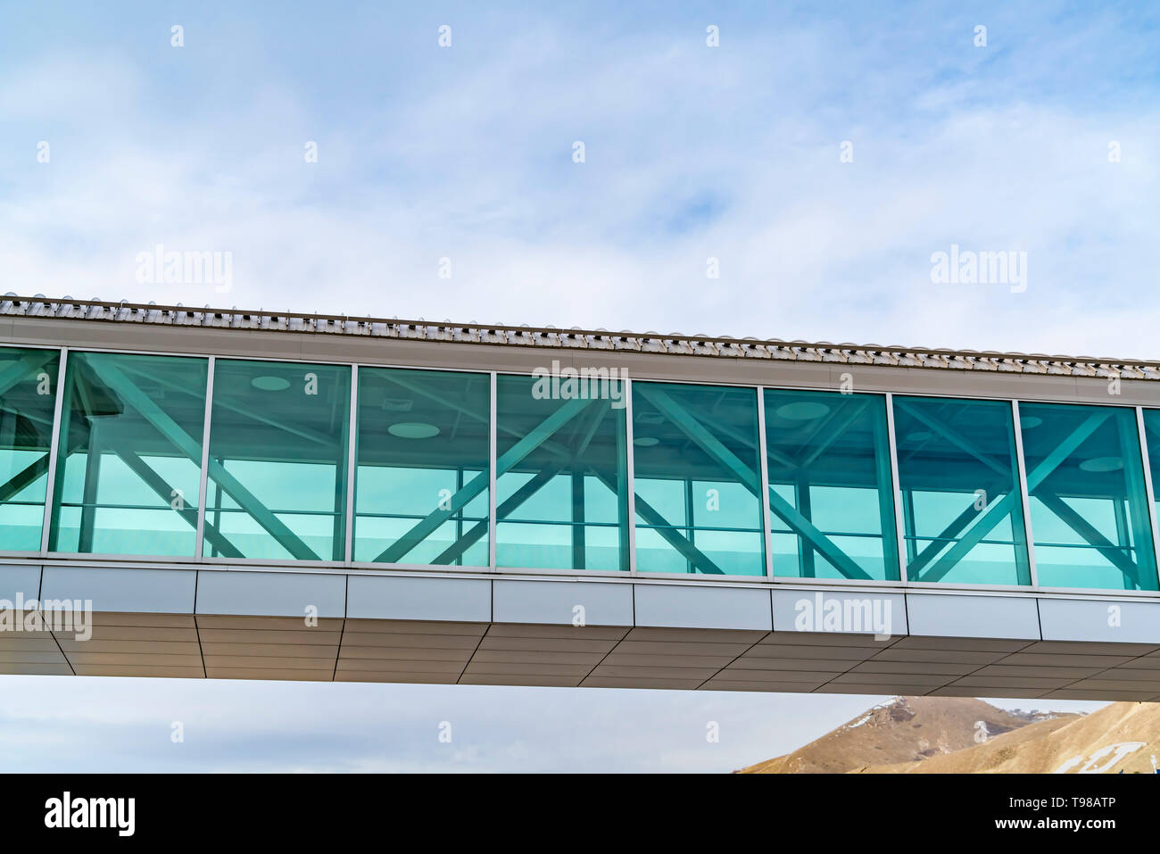 Skyway skybridge skywalk sky bridge hi-res stock photography and images ...