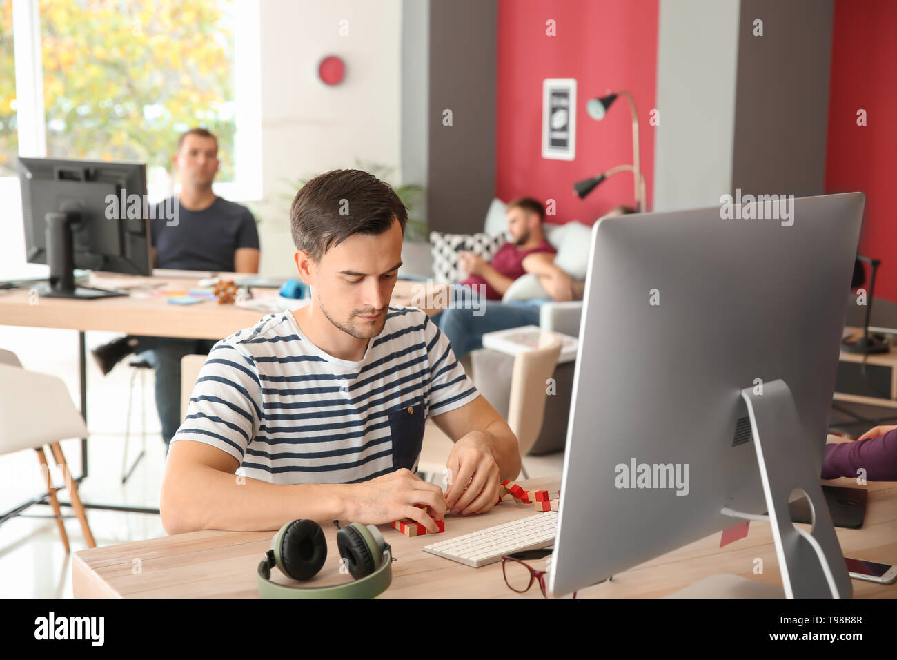 Task break hi-res stock photography and images - Alamy