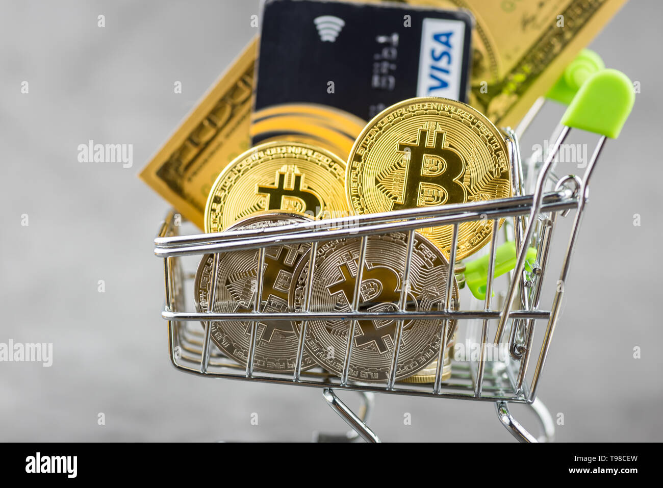 Virtual cards hi-res stock photography and images - Alamy