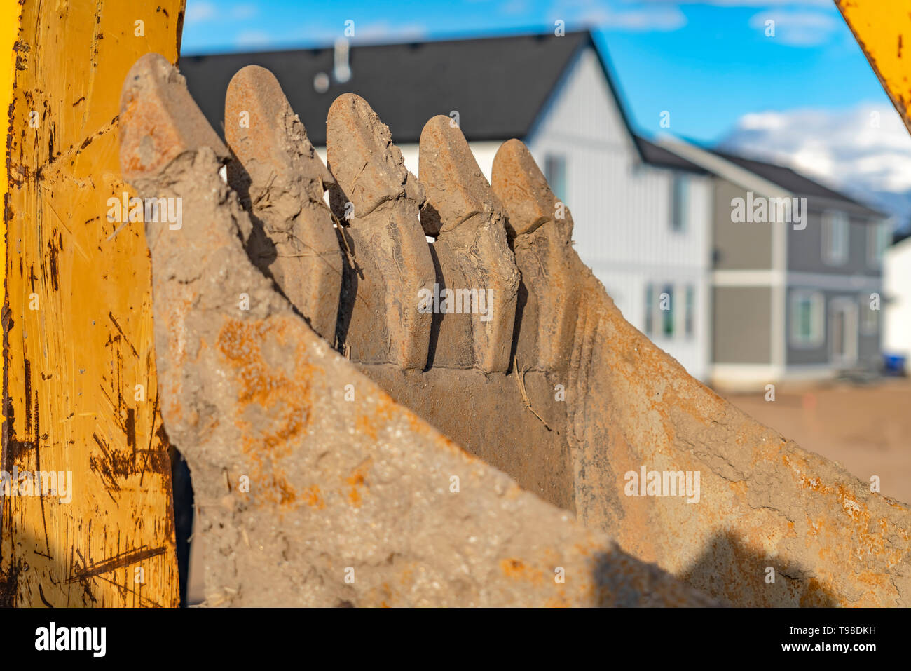 Bucket teeth hi-res stock photography and images - Alamy