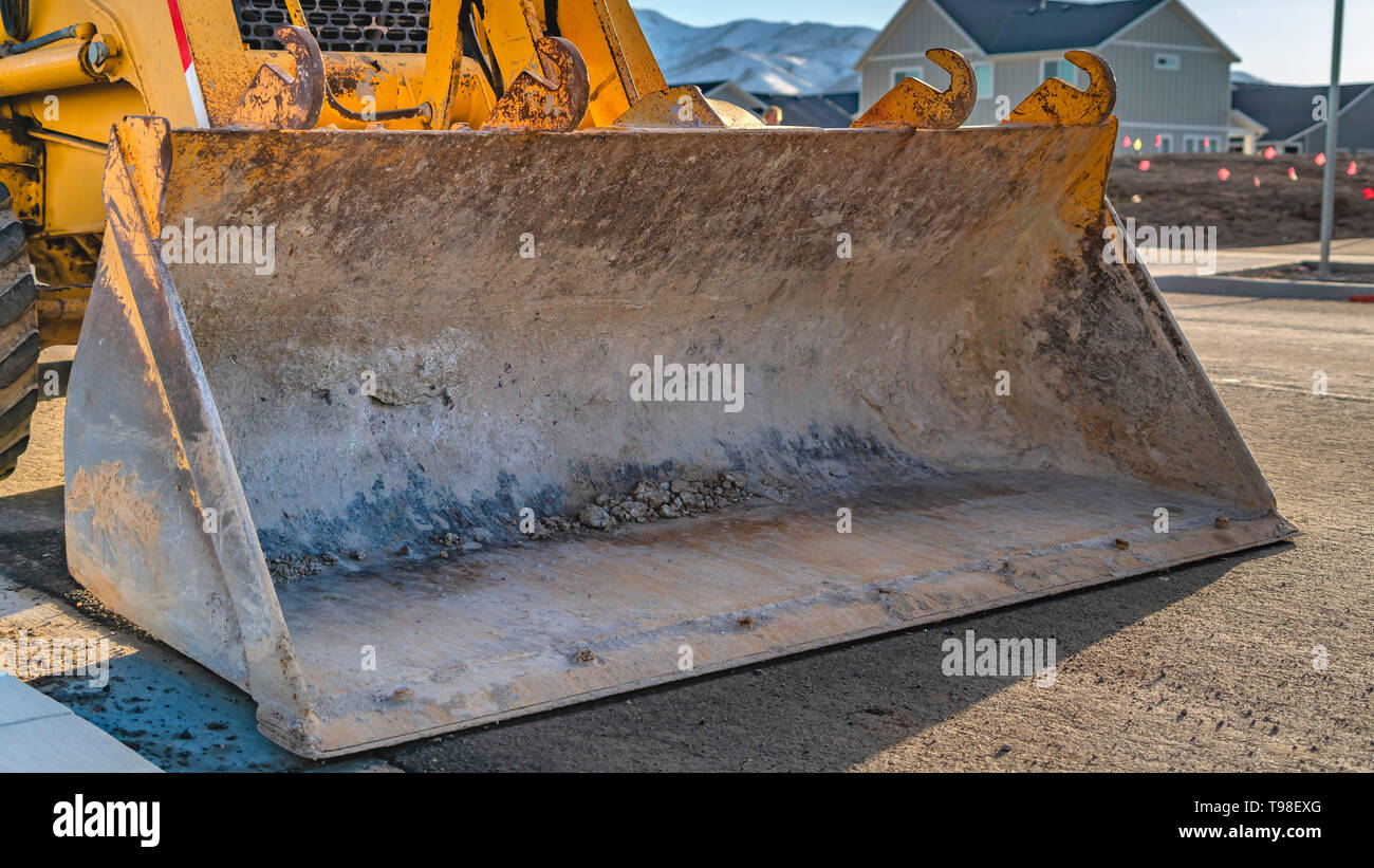 Bucket with wheels hi-res stock photography and images - Alamy
