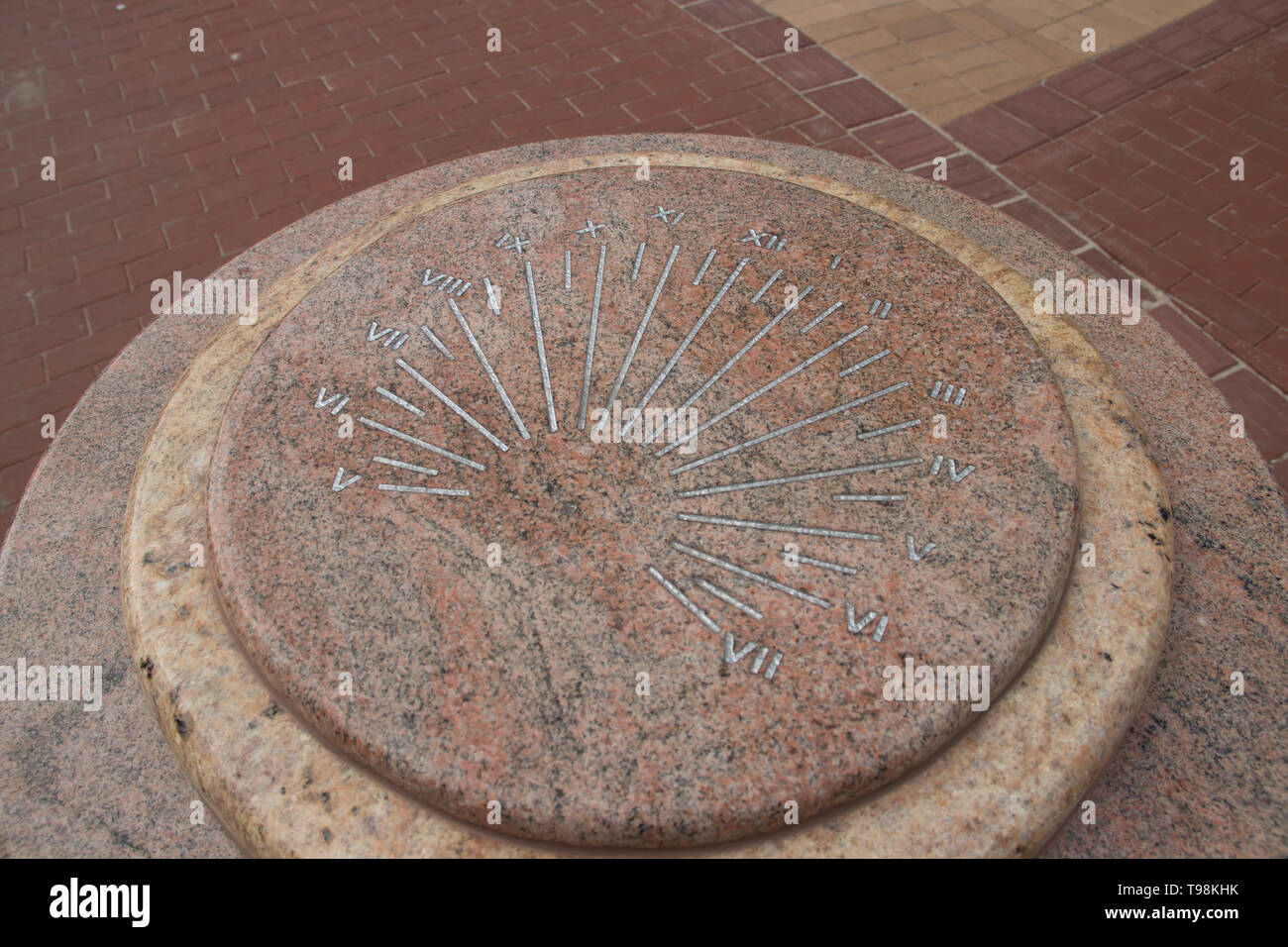 Roman sun dial hi-res stock photography and images - Alamy