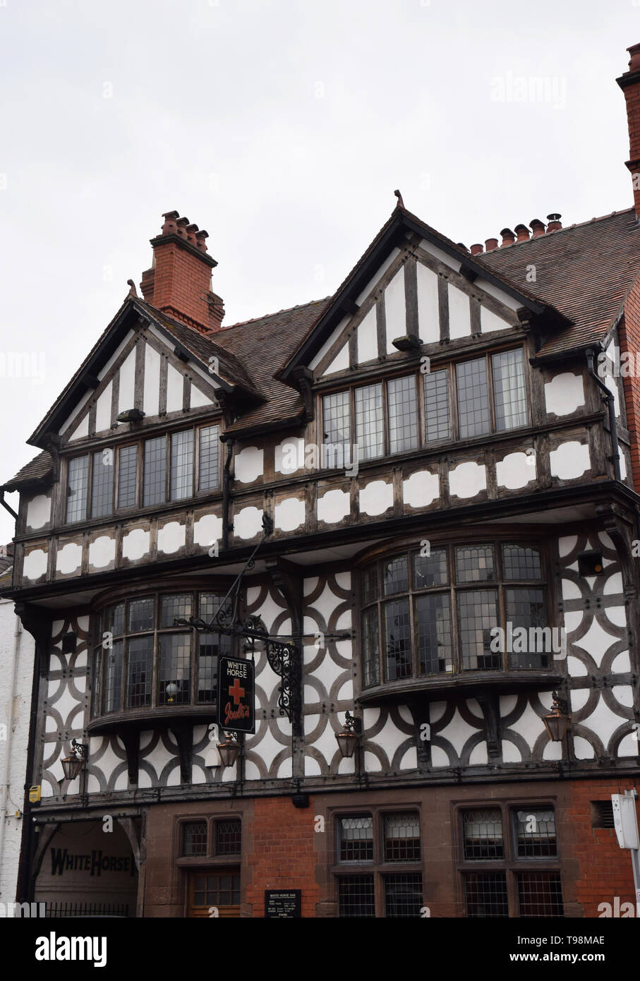 white horse inn, overton, north wales, uk Stock Photo - Alamy