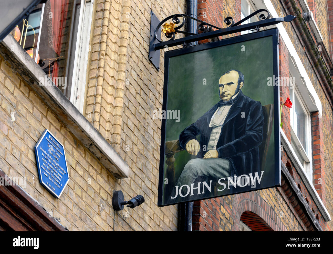 The john snow soho hi-res stock photography and images - Alamy