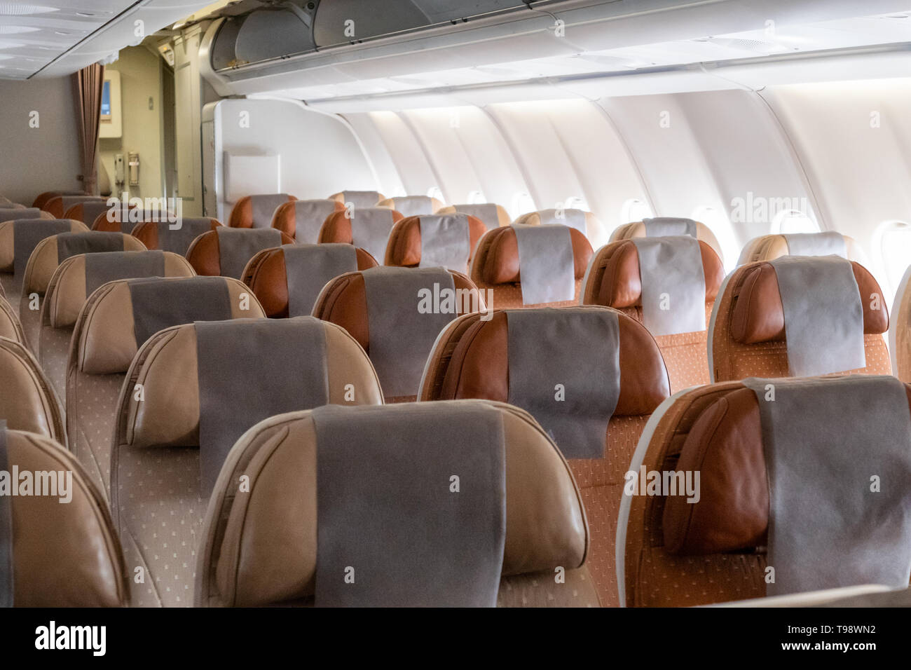 Reclining seat plane hi-res stock photography and images - Alamy