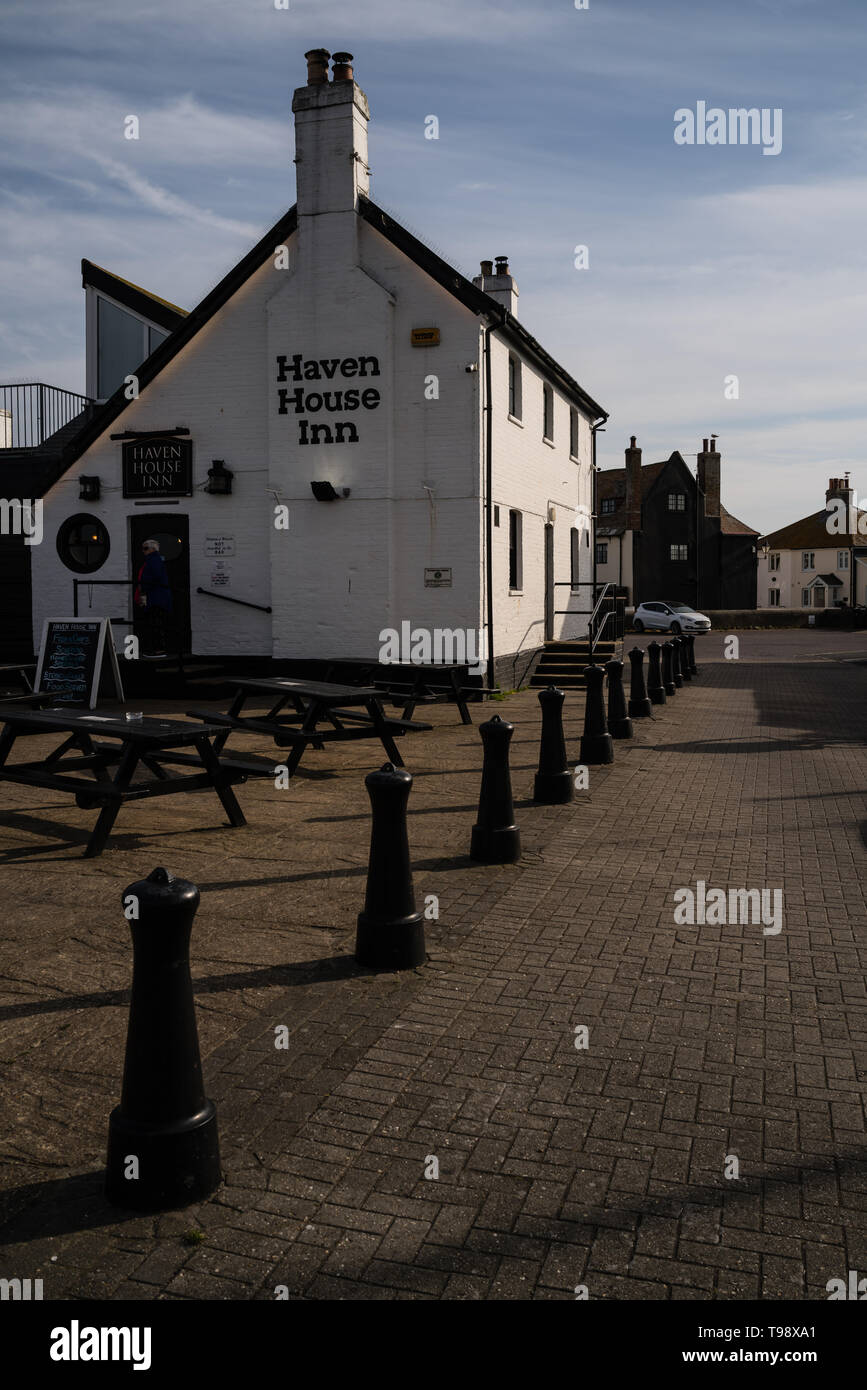 The Haven House pub public house on Mudeford Quay early evening Stock ...