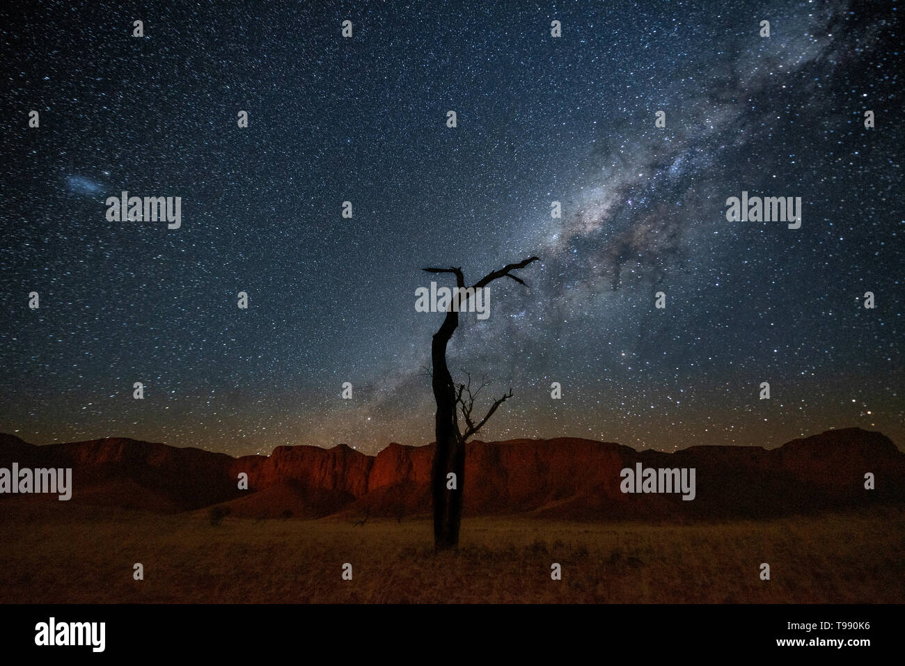 Milky way in africa hi-res stock photography and images - Alamy