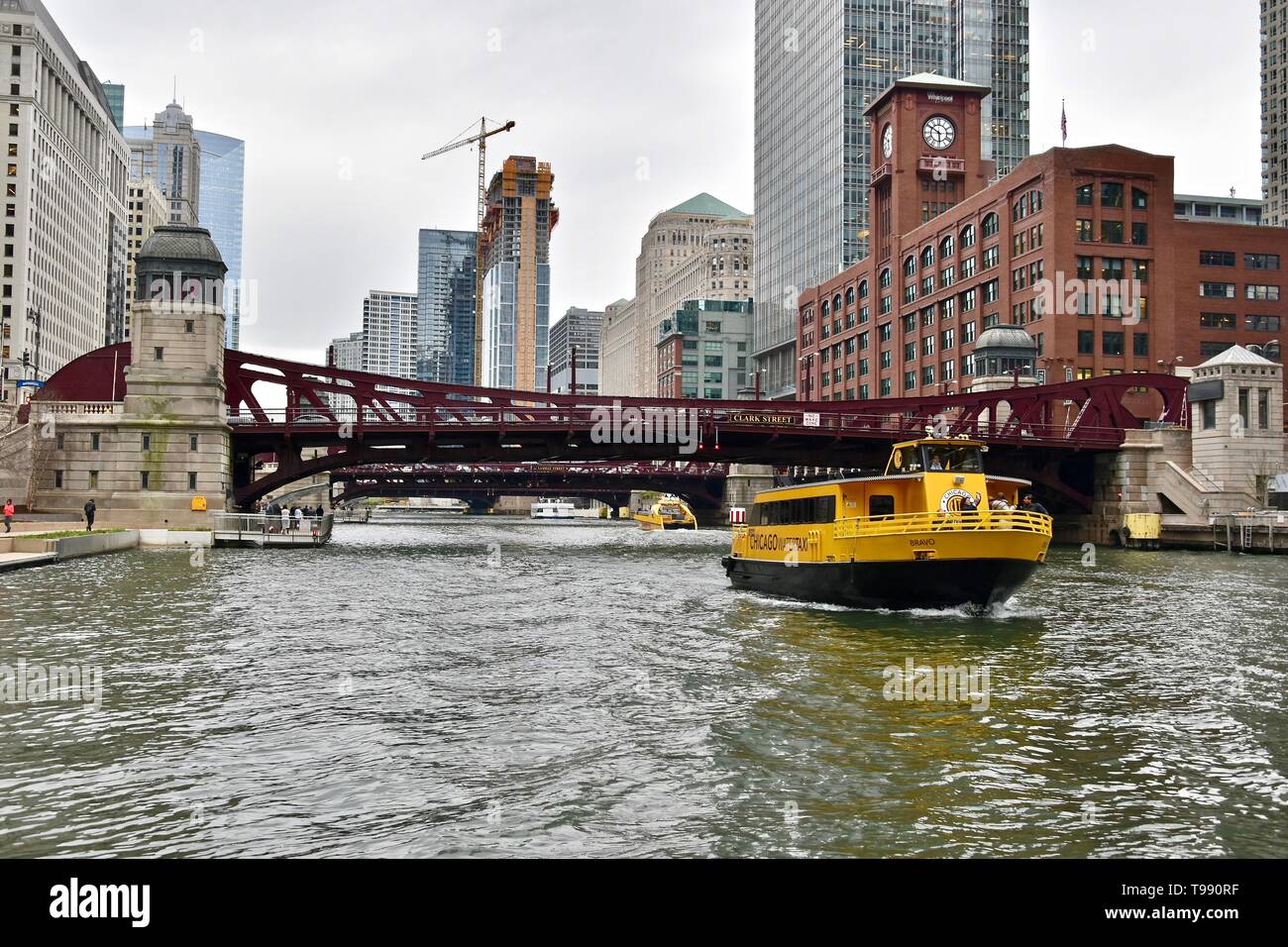 Chicago riverwalk side river hi-res stock photography and images - Alamy
