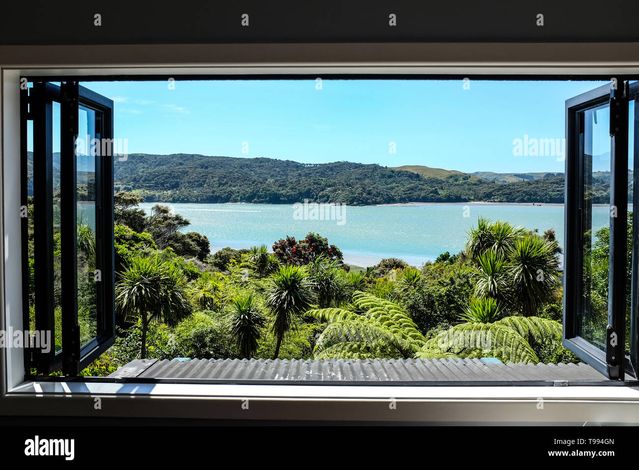 Raglan hi-res stock photography and images - Alamy