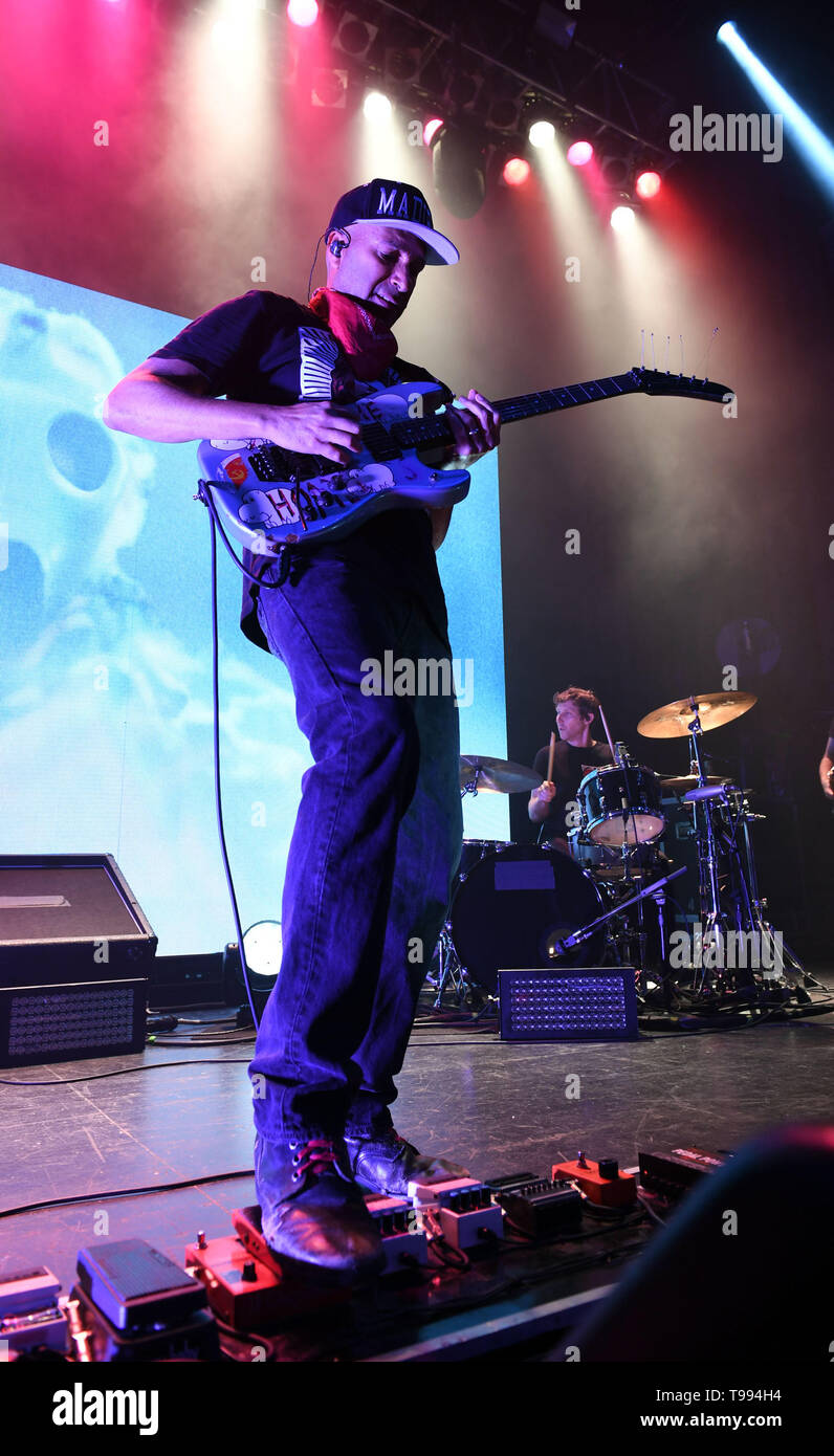 May 15, 2019 - TOM MORELLO brings his gutiar alive at the NORVA in ...