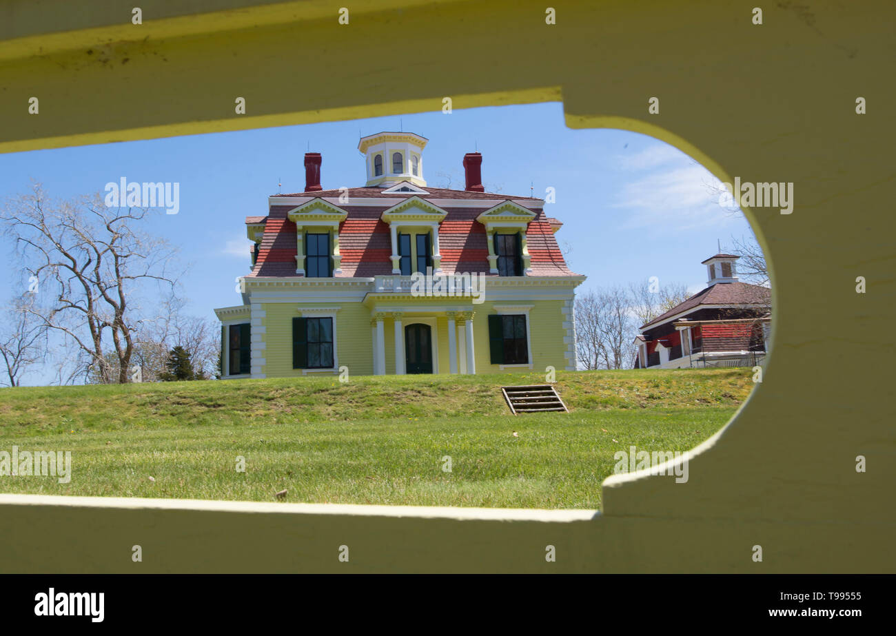 Ship captain hi-res stock photography and images - Alamy