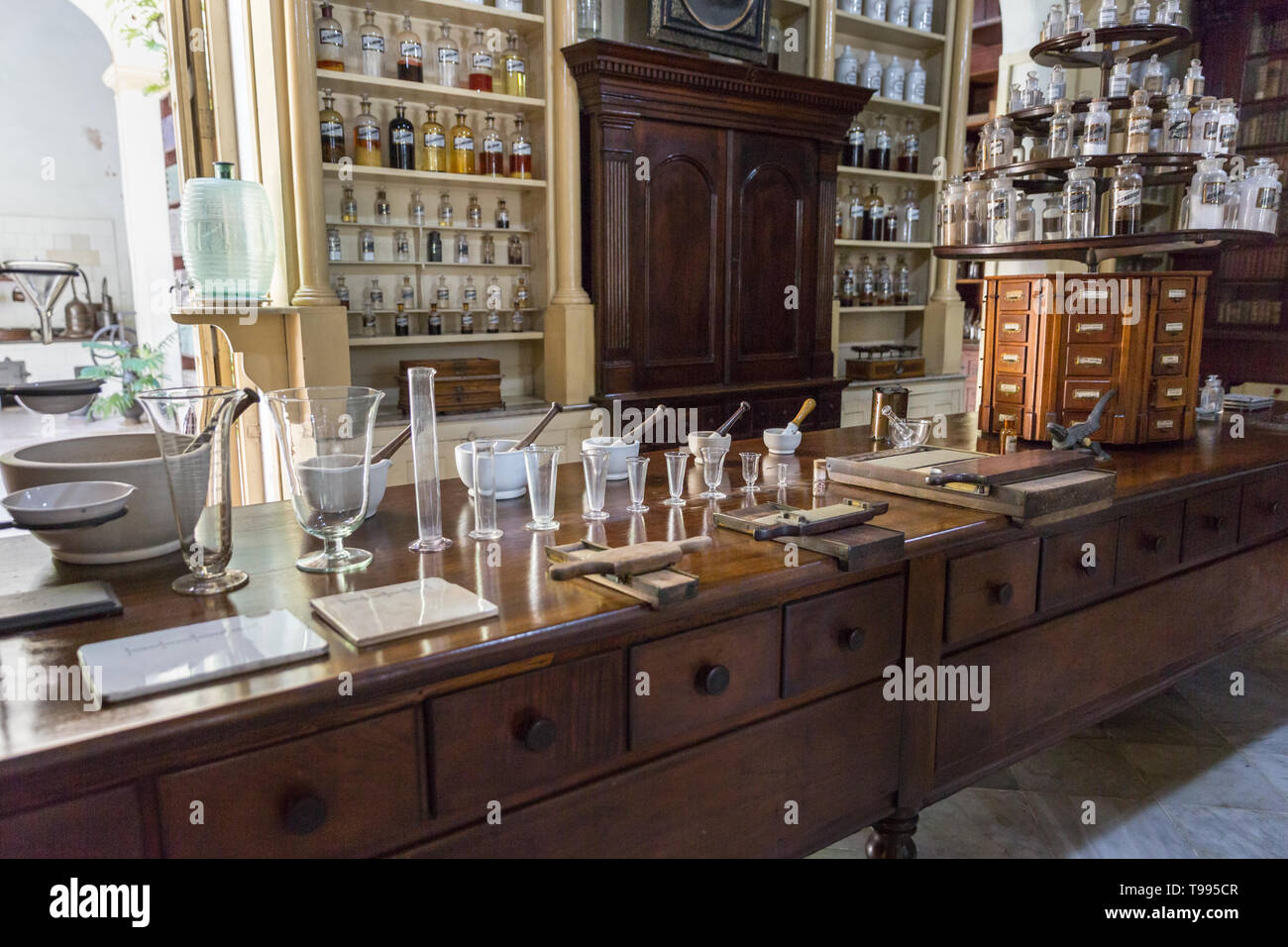 Apothecary cabinet hi-res stock photography and images - Alamy