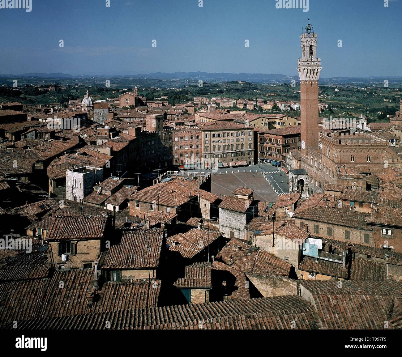 PANORAMICA. Location: EXTERIOR. SIENA. ITALIA Stock Photo - Alamy