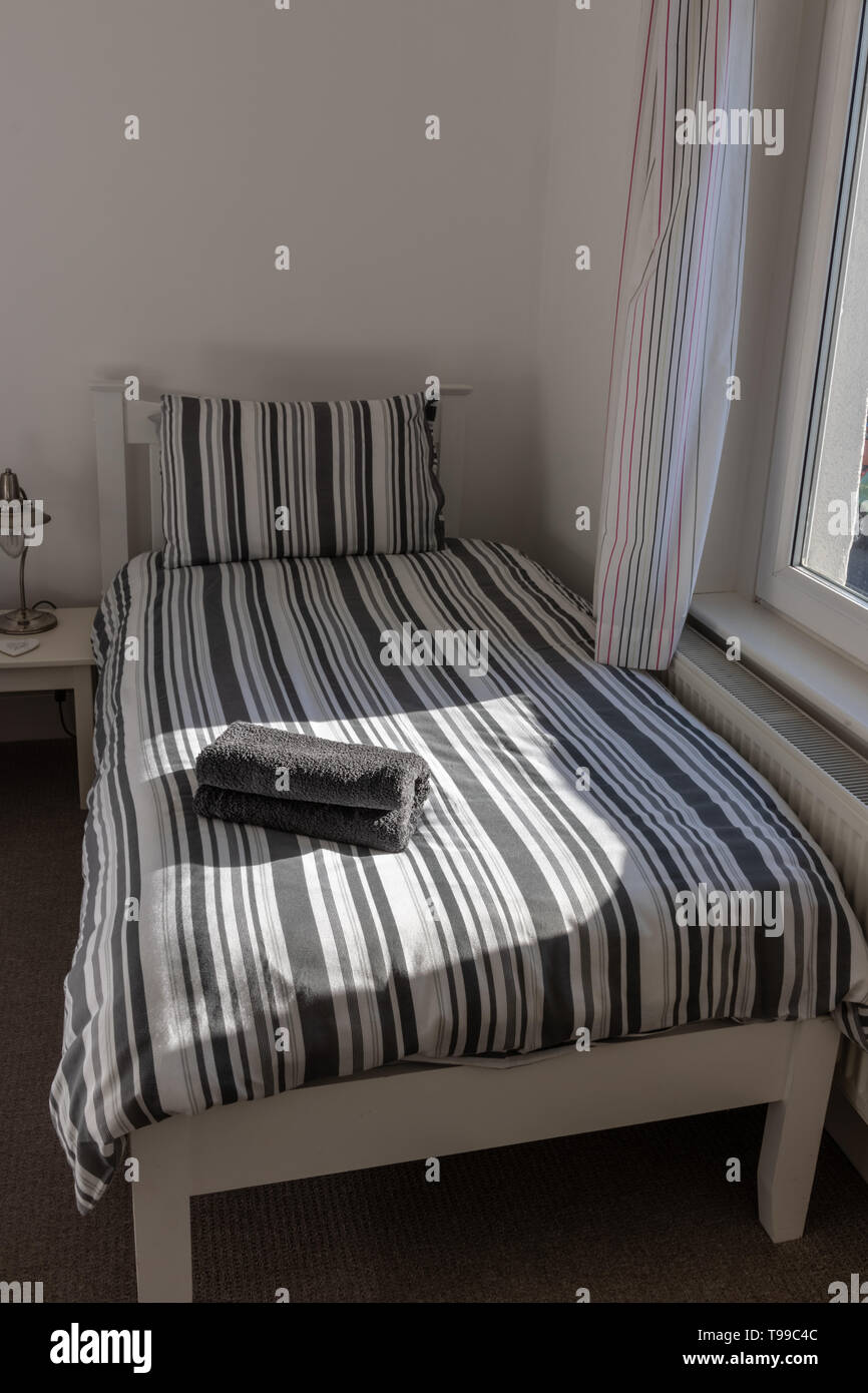 Single bed hi-res stock photography and images - Alamy