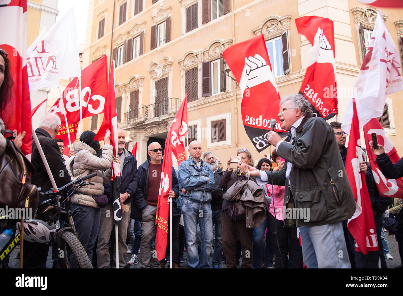 Roma, Italy. 17th May, 2019. Protest of school workers in front of ...