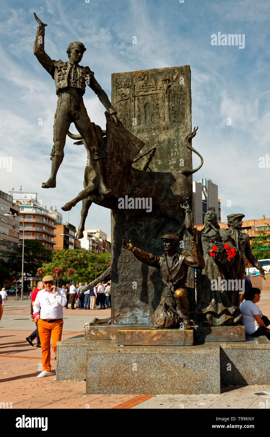 large outdoor sculpture; matador; Jose Cubero Sanchez, El Yiyo, Plaza ...