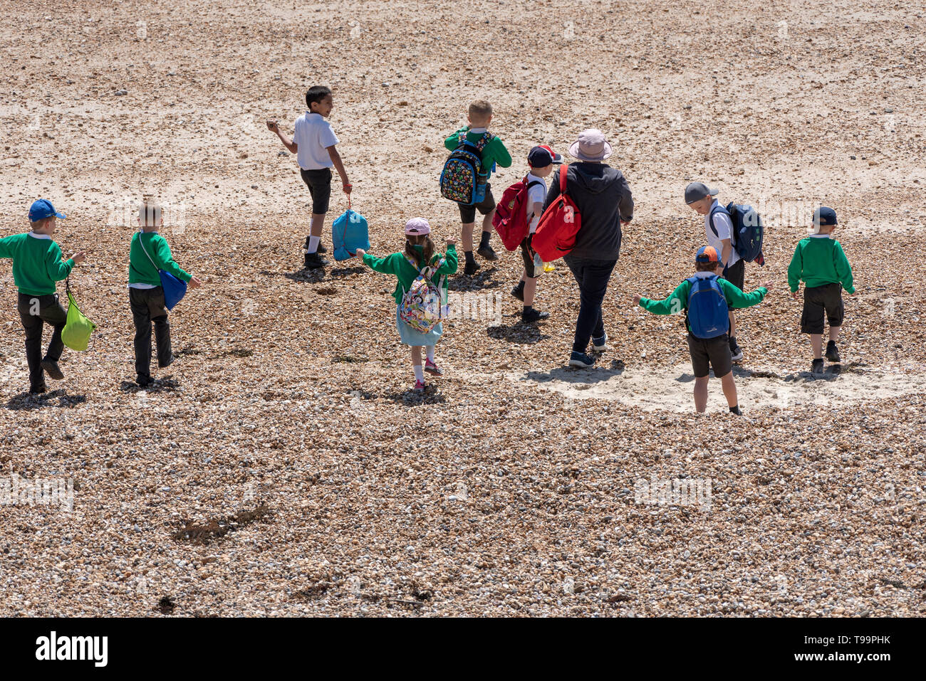 School outing students hi-res stock photography and images - Alamy