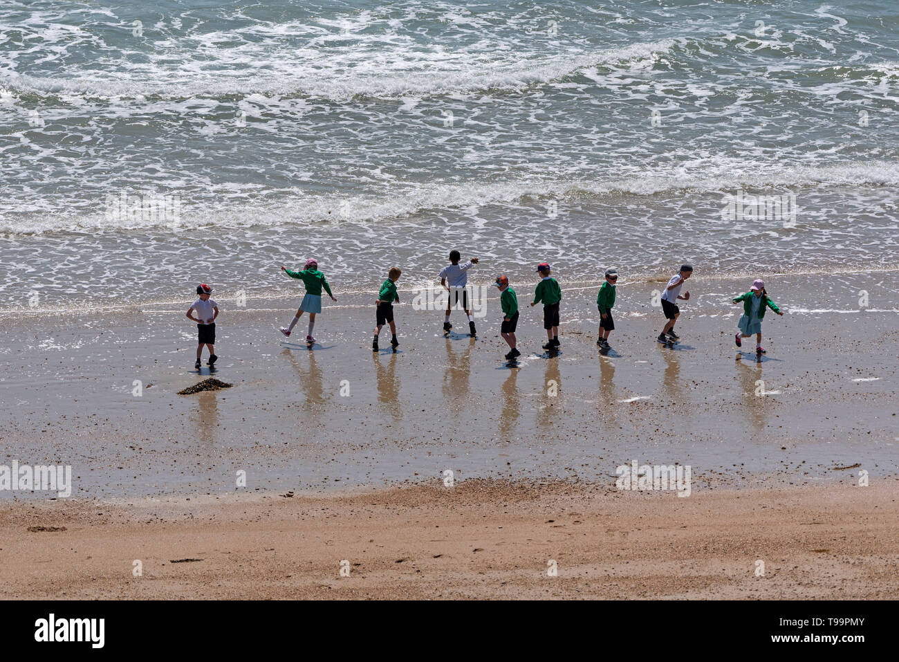 Beach kids playing education hi-res stock photography and images - Alamy